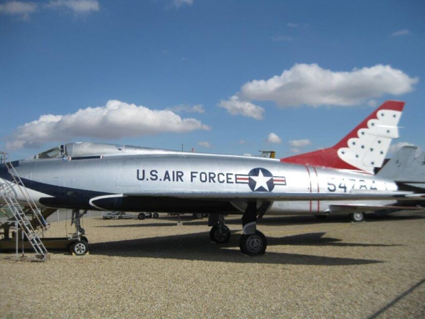 J57 Engine F100 and B52 – Prairie